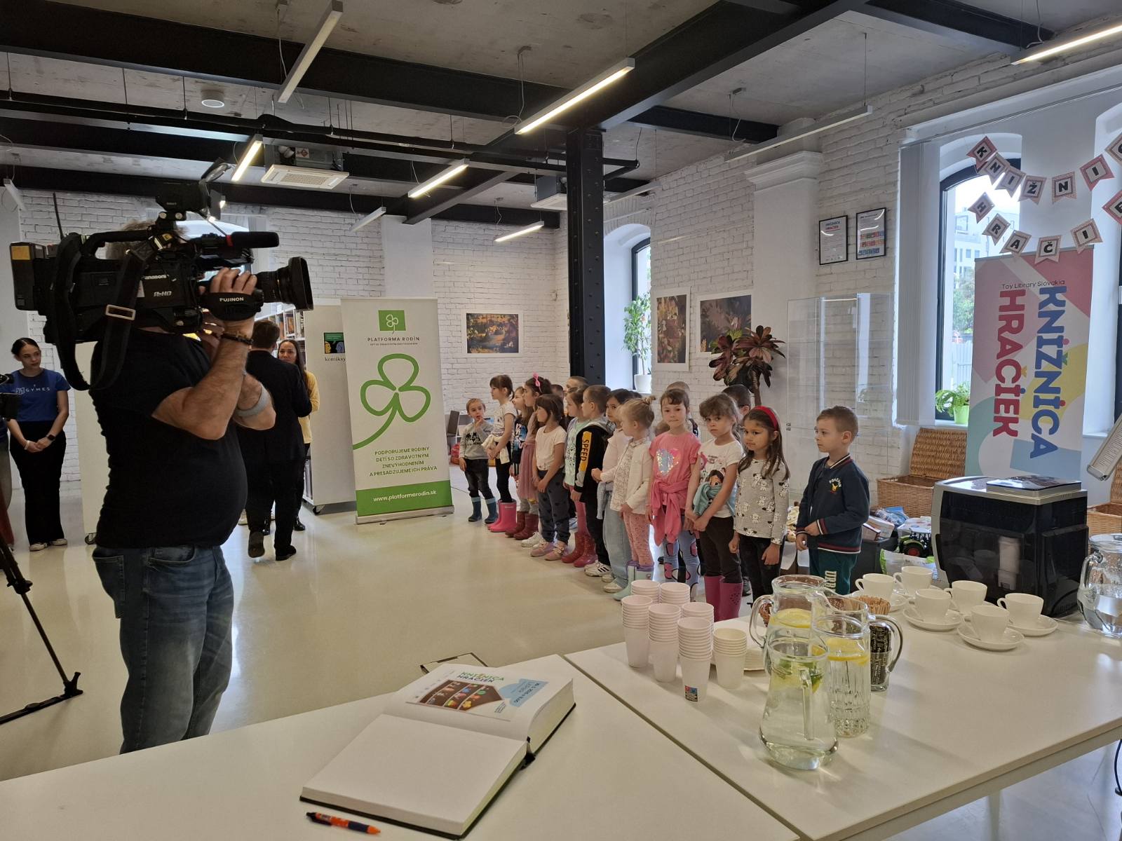 V KOŠICIACH OTVORILI KNIŽNICU HRAČIEK - Platforma rodín detí so ...
